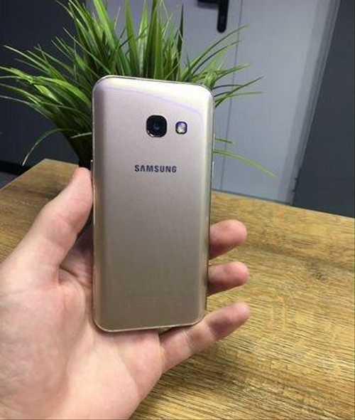 Телефон Samsung А3 2017 для тебя золотистый