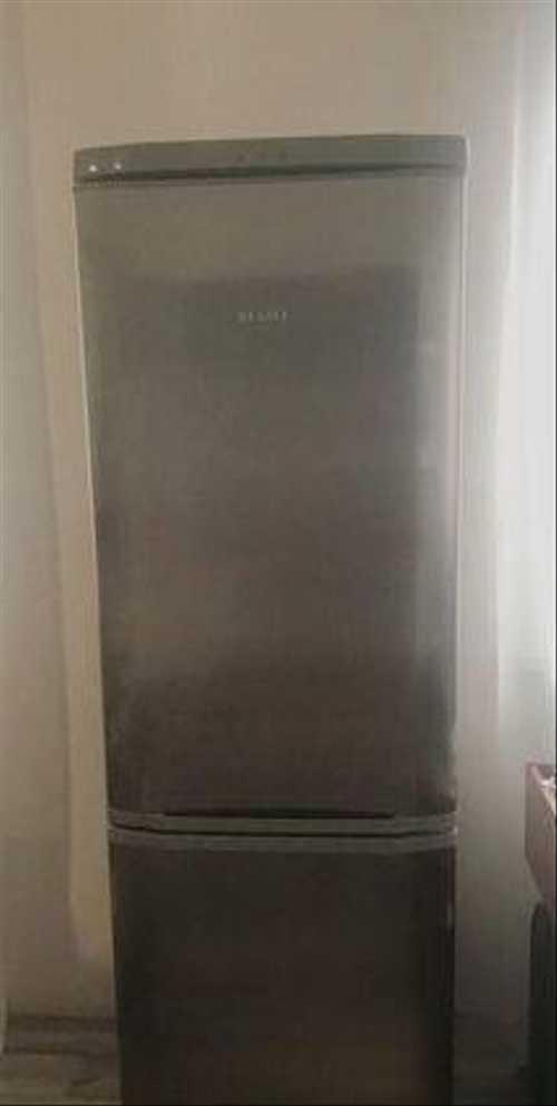 Серебристый холодильник vestel