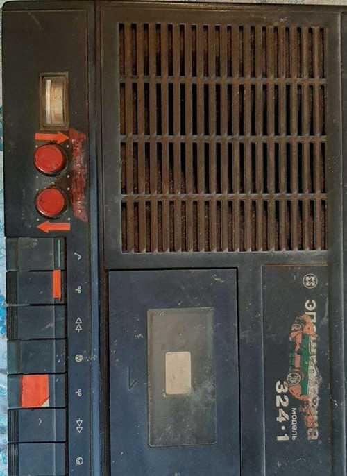 Продам касетный магнитофон " Электроника - 324 "