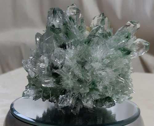 Друза кварца с хлоритом и цитрином