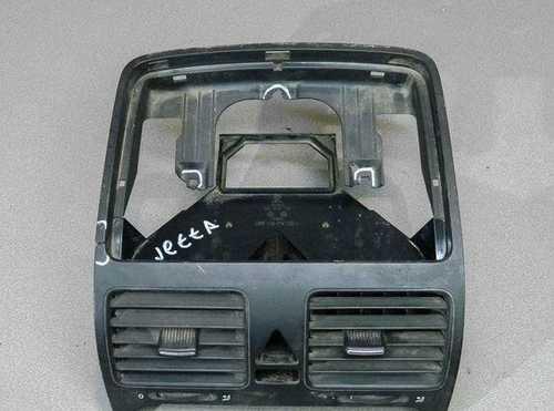 Дефлектор воздушный центральный VW Jetta 5