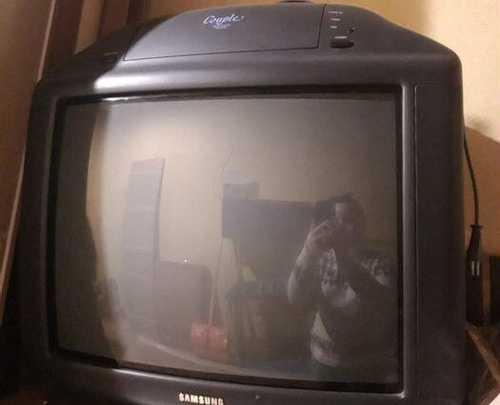 Телевизор с кассетником