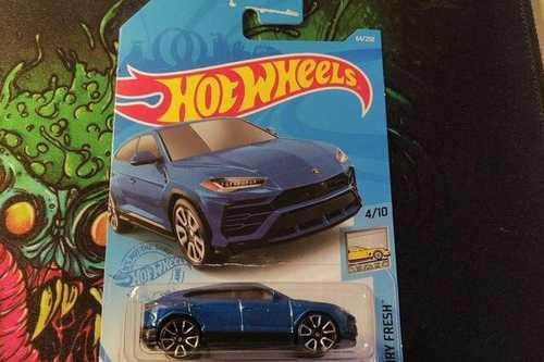 Hot wheels машинка
