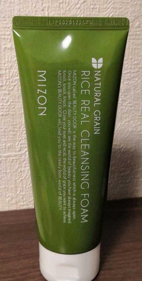 Пенка для умывания Mizon rice real cleansing foam