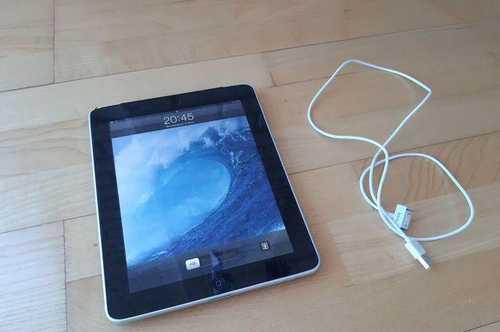 Планшет Apple iPad 1 16Gb Wi-FI + 3G A1337