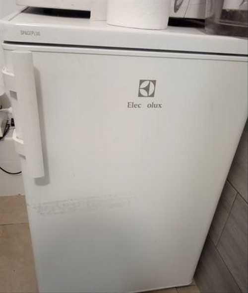 Продаю Холодильник Electrolux