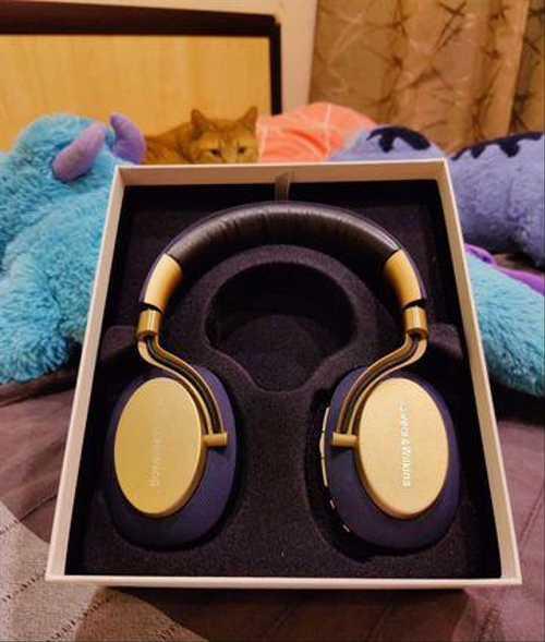 Продам Наушники Bowers & Wilkins PX Soft Gold