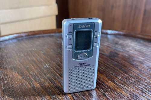 Диктофон Sanyo ICR-B22