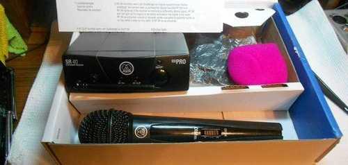 Вокальный радиомикрофон AKG SR-40 mini