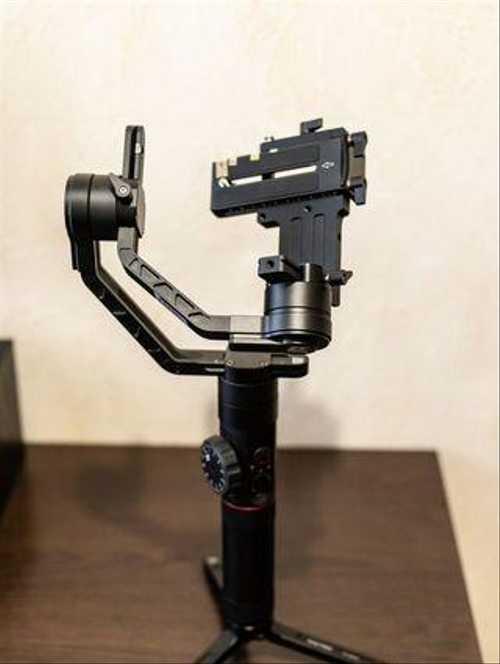 Стабилизатор Zhiyun Tech Crane 2 (V3) с фолофокус