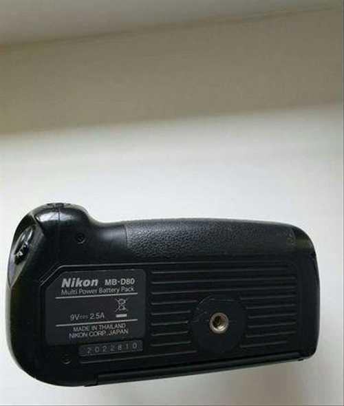 Батарейный блок Nikon MB-D80 на Nikon D90, D80