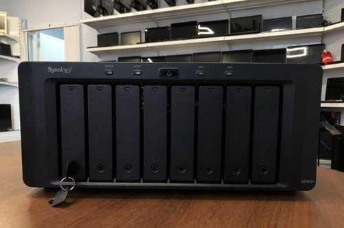 NAS-сервер Synology DiskStation DS1812+