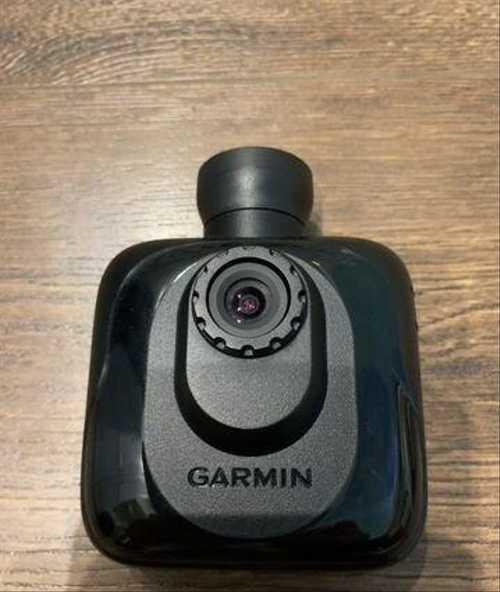 Видеорегистратор Garmin Dash Cam 20