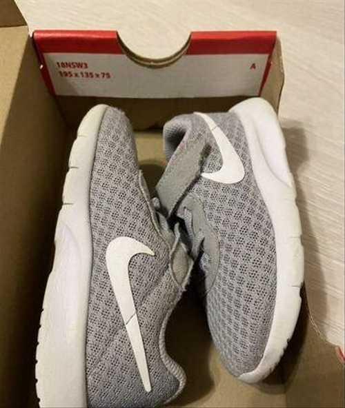 Кроссовки nike tanjan