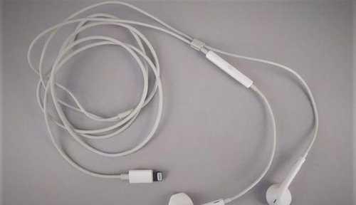 Гарнитура Apple EarPods