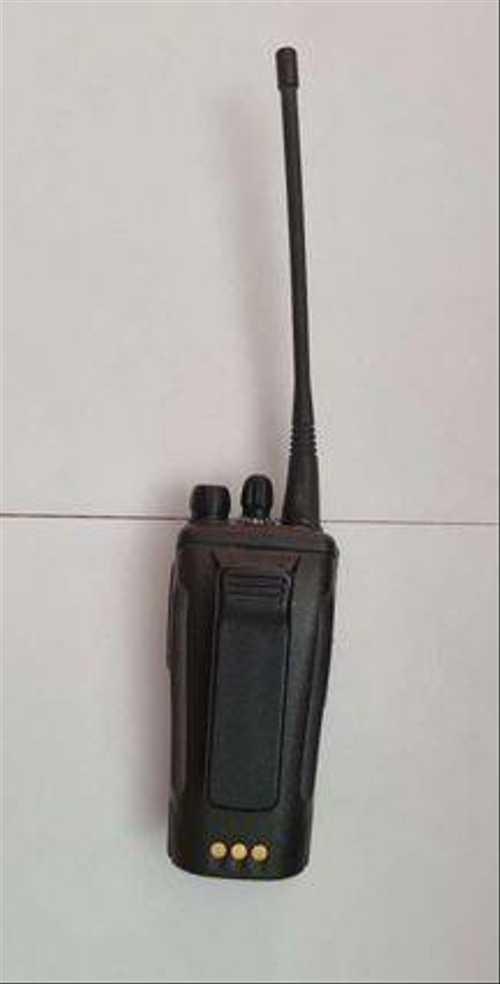 Продаю рацию motorola DP1400