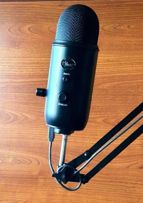 Студийный микрофон Blue Yeti