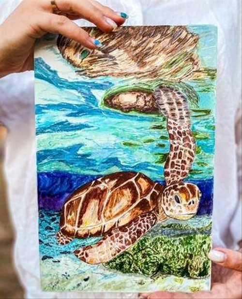 Картина акварелью «Черепаха в океане»
