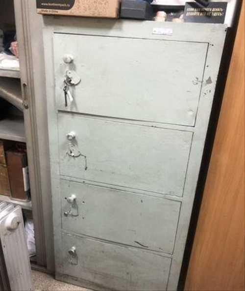 Шкаф металлический сейф СССР