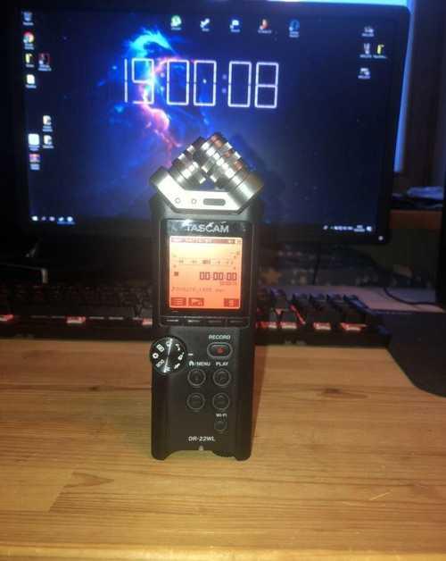 Портативный рекордер Tascam DR-22WL