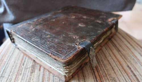 Старинная книга Страсти Христовы