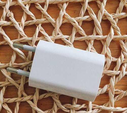 Адаптер питания Apple 5Вт USB Power Adapter