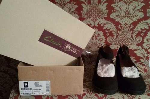 Новые замшевые туфли Clarks