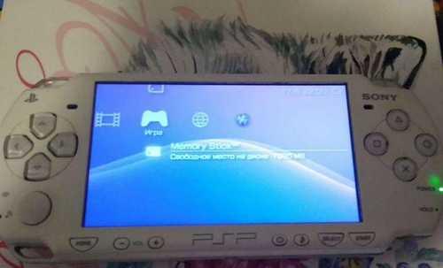 PSP 2000 редкая белая +карта ориг 8гб