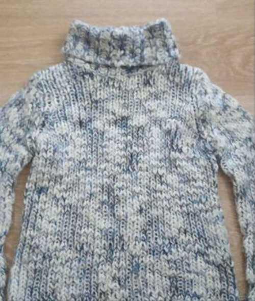 Шерстяной свитер женский