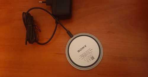 Беспроводная зарядка Sony WCH10 и чехол Sony Z3