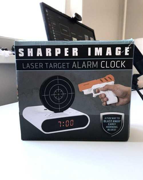 Часы-будильник Laser Target clock