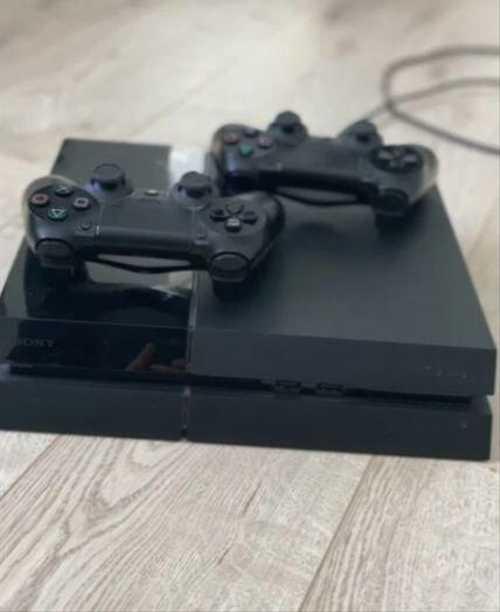 PS4 500GB 2 оригинальных джойстика