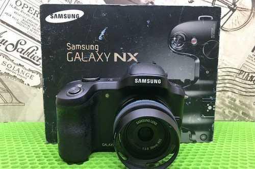 Samsung Galaxy NX + Samsung 20mm 2.8