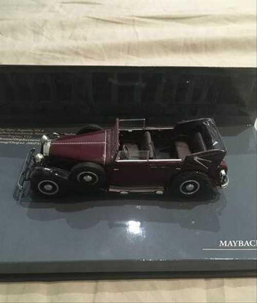 Minichamps - maybach Zeppelin, Black/Red