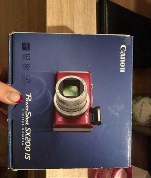 Canon PowerShot sx200 is