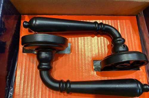 Дверная ручка Punto Libretto - ретро, черная