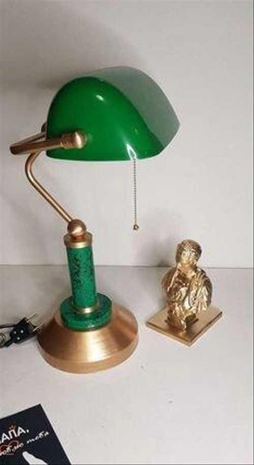 Лампа настольная с зелёным плафоном