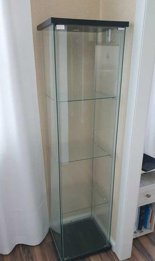 Стелянный шкаф-витрина IKEA
