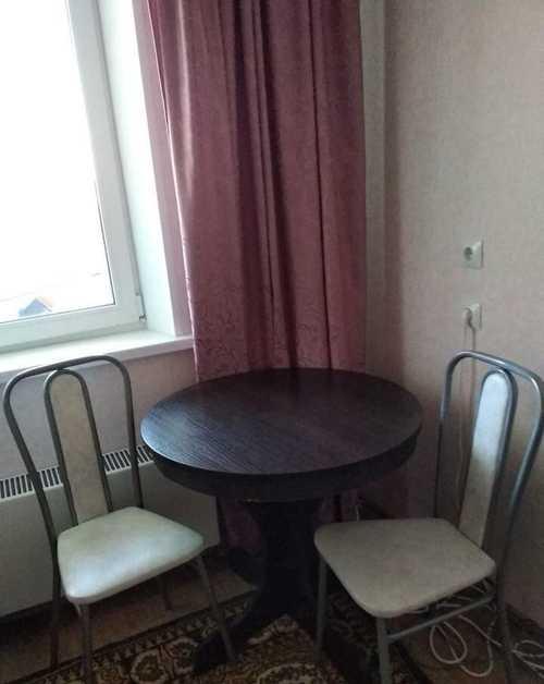 Обеденный стол круглый со стульями