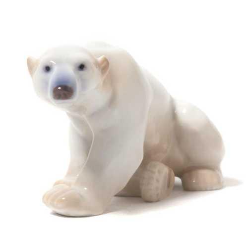 Фарфоровая фигура "Белый медведь". Bing & Grondahl
