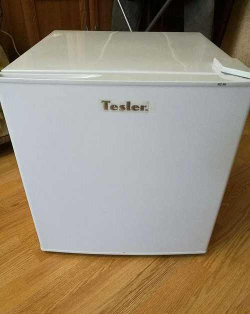 Маленький холодильник Tesler RC55 с морозильной ка