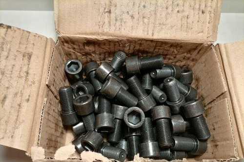 Болт M 16 x1,5 x 30 DIN 912 12.9 шаг 1,5мм