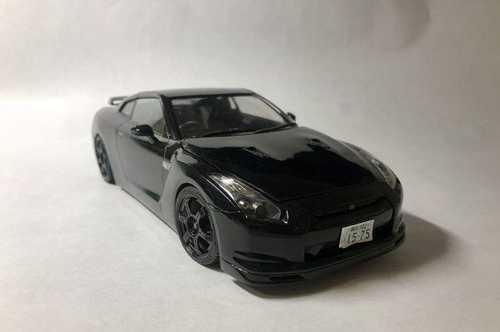 Модель Nissan GT-R R35 2009 Aoshima 1:24