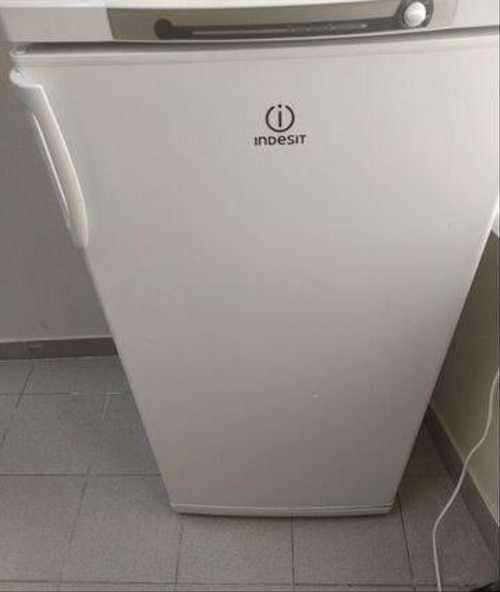 Холодильник Indesit