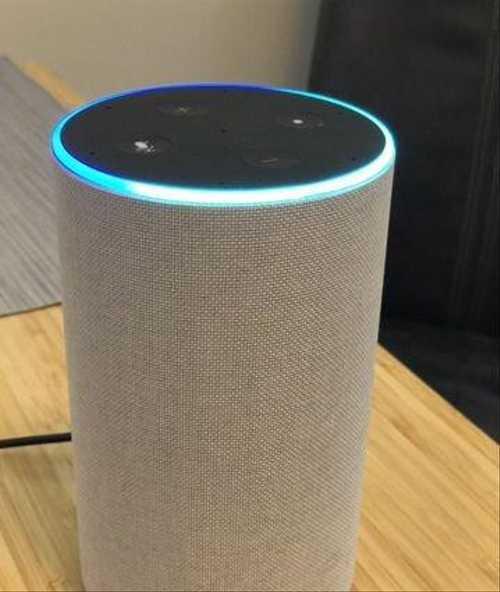 Умная колонка Amazon Echo с ассистентом Alexa
