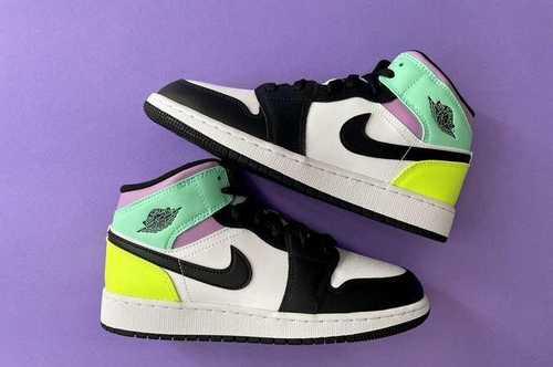 Nike Air Jordan 1 Mid Pastel - 6 US / 7 US