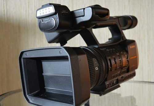 Видеокамера Sony HXR-NX3