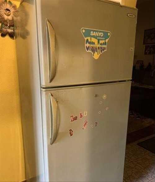 Холодильник бу Sanyo