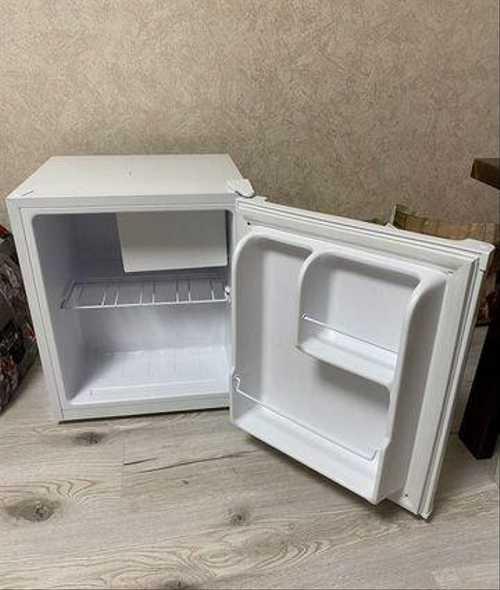 Компактный холодильник новый