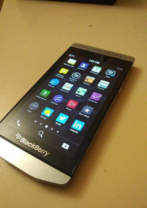 Телефон BlackBerry porsche 9982